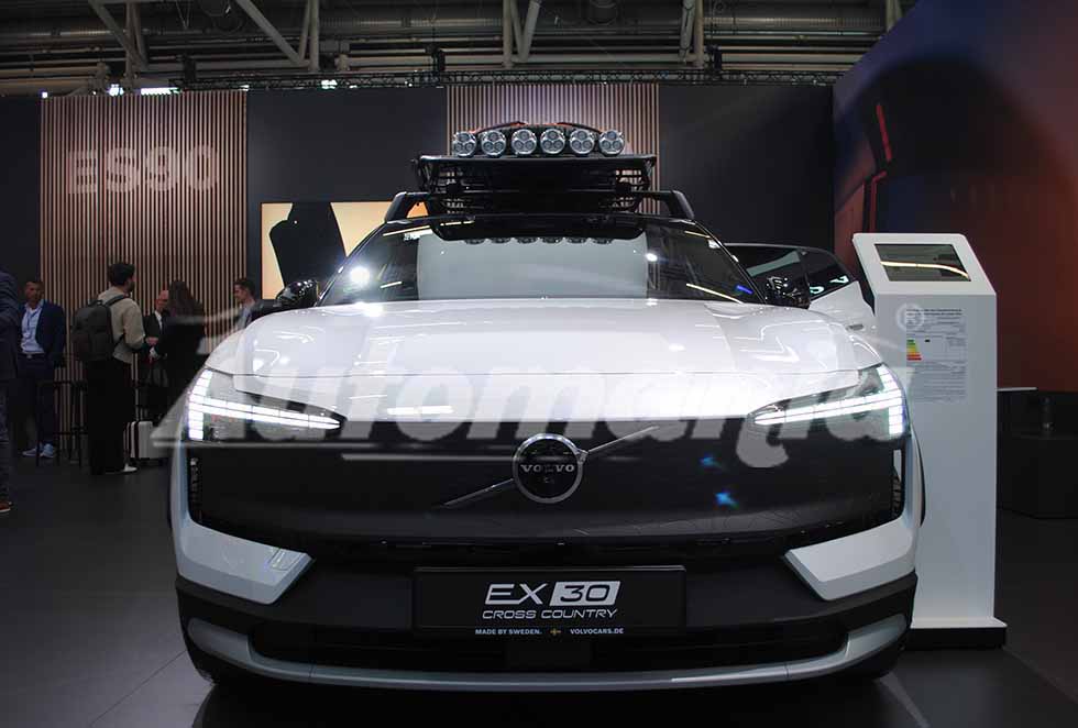 IAA-Mobility - Volvo Volvo EX 30 Cross Country calandra all´IAA ...