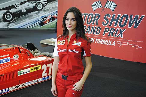 Motorshow - Ragazze Hostess Ferrari Formula al Motor Show di Bologna ...